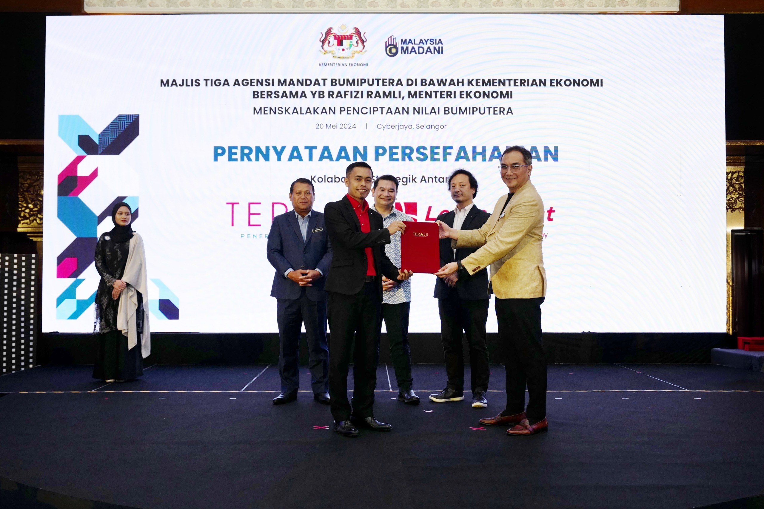 MoU Exchange Between TERAJU and Leave a Nest at Majlis Tiga Agensi Mandat Bumiputera di bawah ...